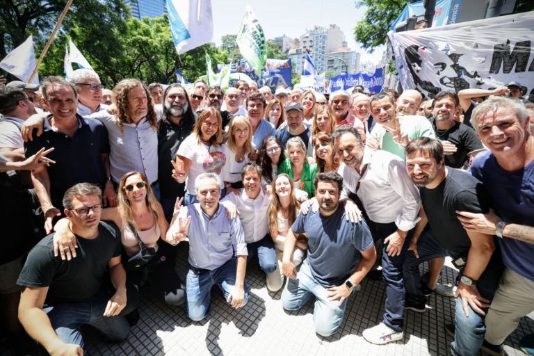 Axel Kicillof a Caputo: "No vamos a aceptar ninguna presión ...