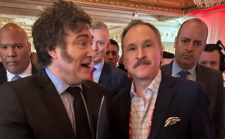 Javier Milei recibió al nuevo embajador de Estados Unidos antes de ...