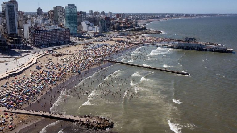La Costa Atlántica casi completa para Año Nuevo por un boom de reservas ...